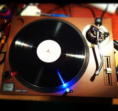 Technics SL-1200 MK2