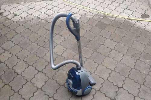 Пылесос Vitek 1600W