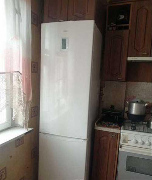 Холодильник бу Vestel