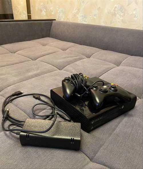 Xbox 360 E console 1538