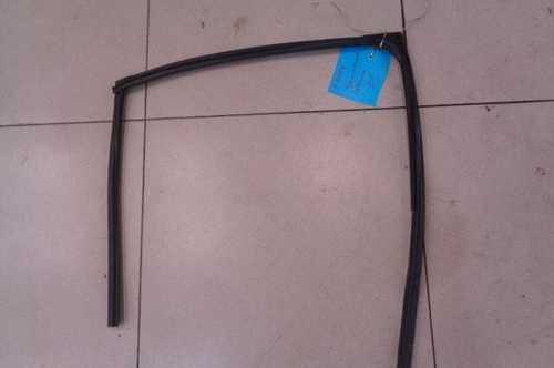 Уплотнитель стекла двери Honda Accord 7 2002-2008