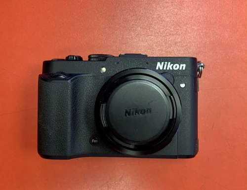 Nikon p7700