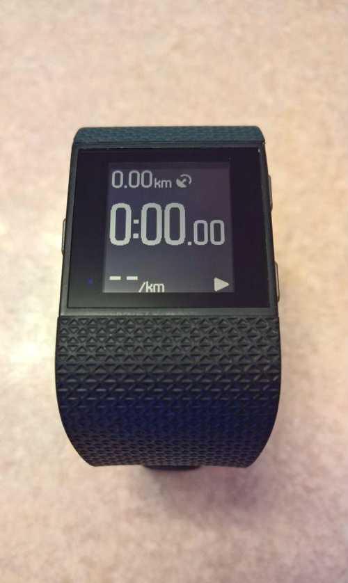 Фитнес трэкер/смарт часы Fitbit Surge