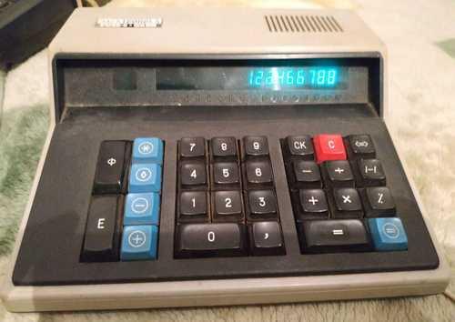 Калькулятор электронный СССР