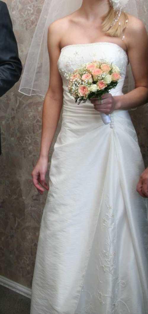 Свадебное платье 42 р-р с подарком