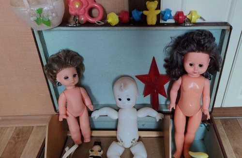 Игрушки СССР, куклы, каска, ракетки, чемодан