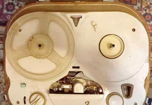 Магнитофон катушечный Астра 2 с бобинами
