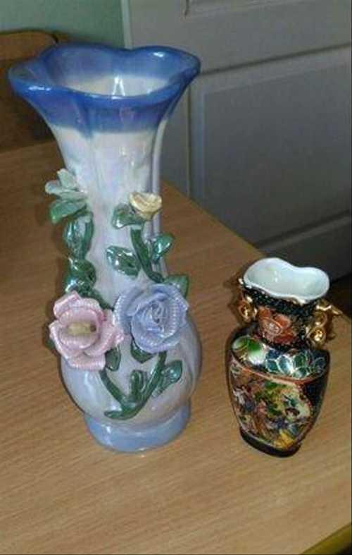 Две красивые вазы