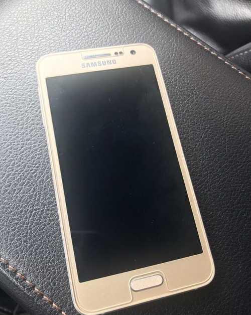 Телефон Samsung Galaxy a3