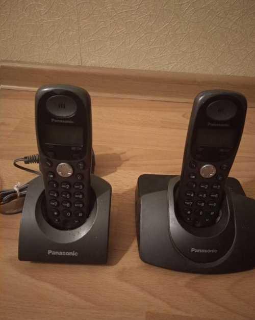 Две телефонные dect-трубки Panasonic KX-TG1105U