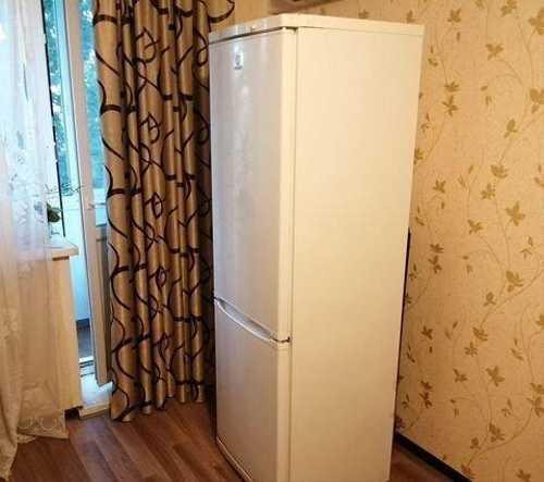 Холодильник б/у Indesit SB185. 027