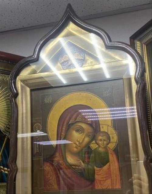 Икона пресвятой Богородицы Казанская в киоте домик