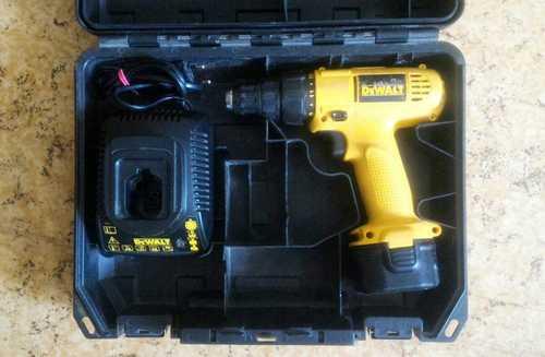 Аккумуляторная дрель Dewalt шурупрверт Dewalt