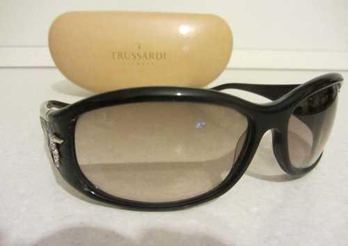 Очки Trussardi