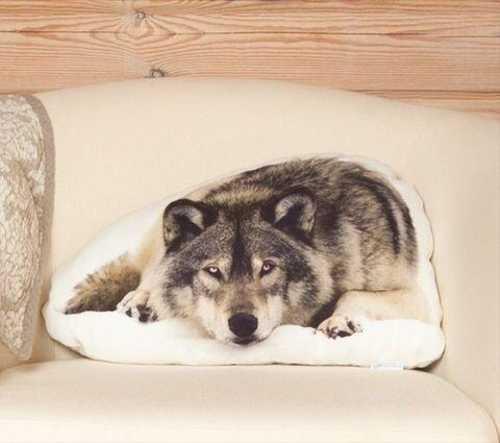 Волк. Подушка декоративная в виде волка