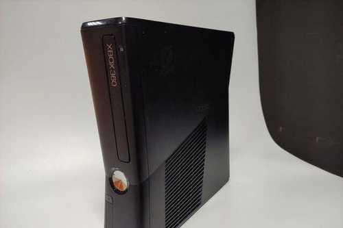 Игровая приставка Xbox 360 с фрибутом