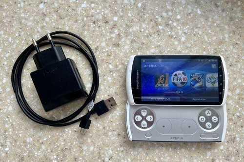 Sony Ericsson Xperia Play (white)