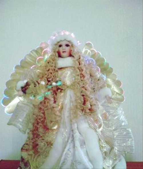 Фарфоровая кукла-ангел с светодиодными переливающи