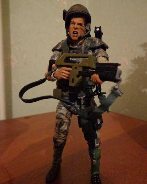 Фигурка Aliens Helmeted Hudson Neca