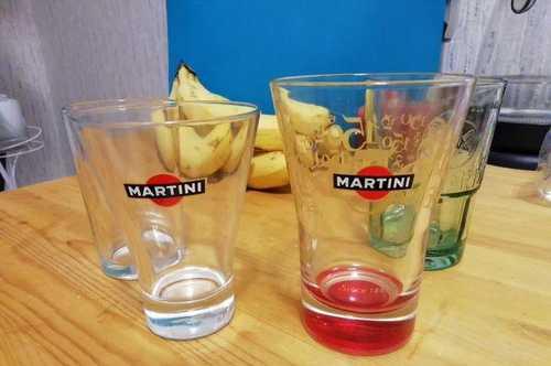 Стаканы мартини (Martini), бакарди (Bacardi), проз