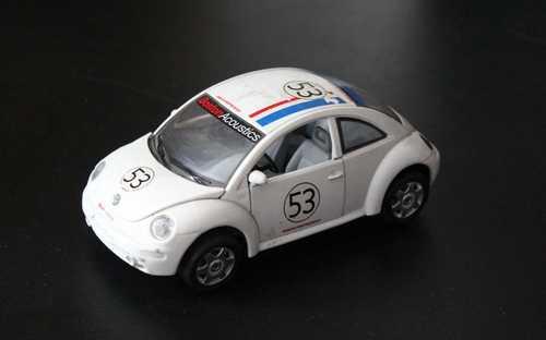 Модель Burago Volkswagen new beetle (1998) 1/24