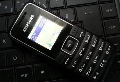 Кнопочный телефон Samsung E1050 новый