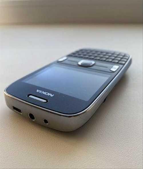 Телефон Nokia 302