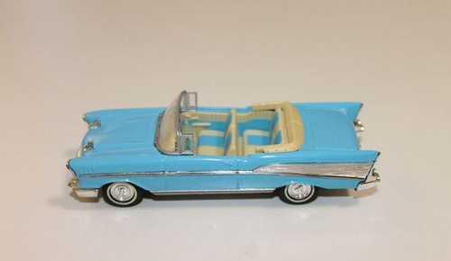 Модель Chevrolet 1958 Convertible от dinky 1/43