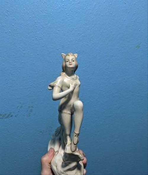 Статуэтка фигурка девушка кошка