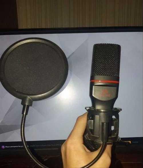 Redragon GM100 конденсаторный микрофон со штативом