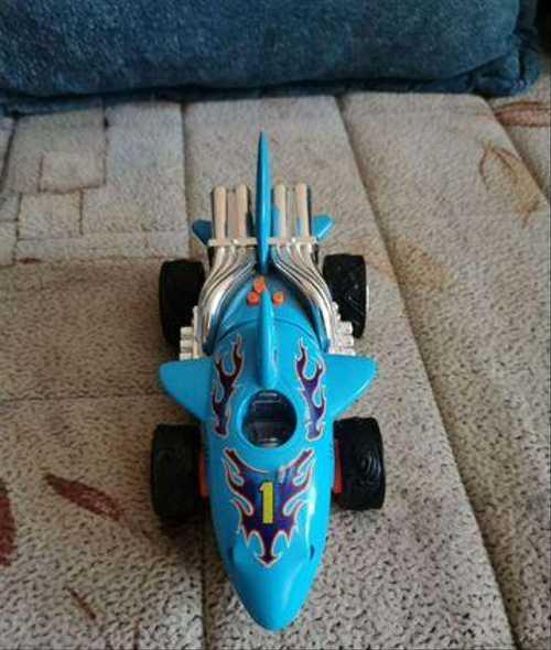 Hot Wheels Monster Action Shar