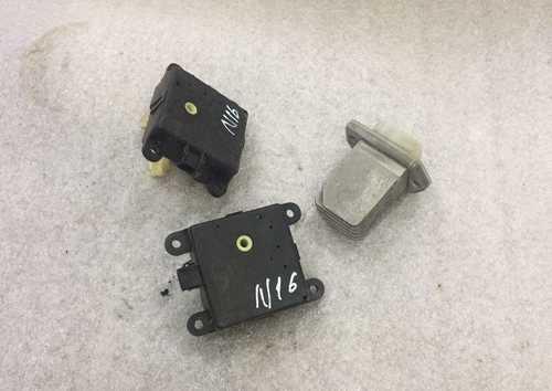 Моторчик заслонки печки Nissan Almera N16