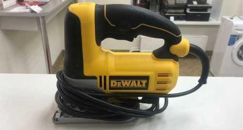 Во12а - Электролобзик Dewalt DW349-KS