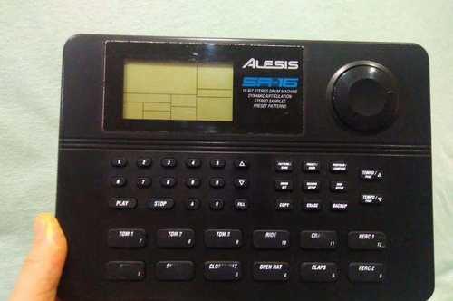 Драм машина Alesis SR-16