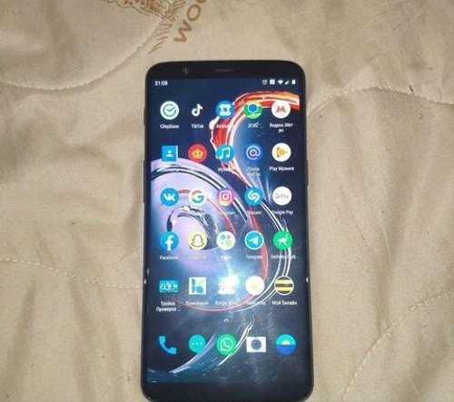Телефон OnePlus 5t 64гб 10500