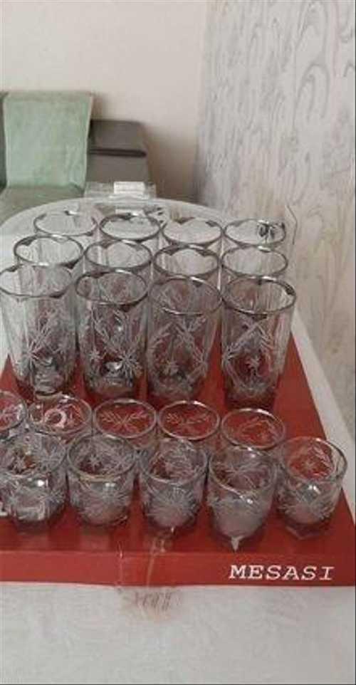 Набор стаканов и рюмок