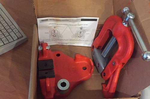 40090 Верстачные откидные тиски 23 ridgid