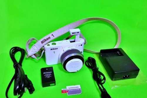 Nikon 1 J1 White (Nikkor 10-30)