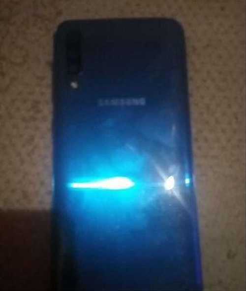Телефон Samsung a50