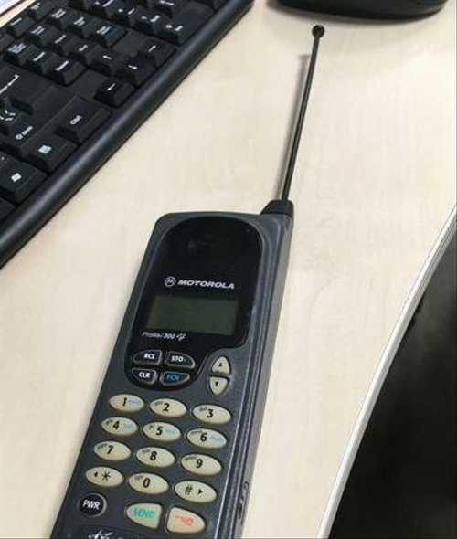 Мобильный телефон Motorola Profile 300 (ретро)