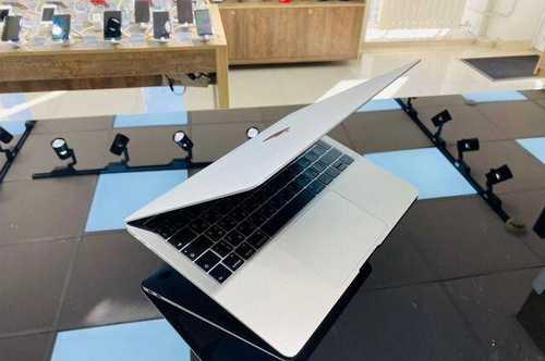 MacBook Air 13 1.6GHz DC i5/8GB/256GB Silver