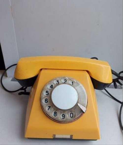 Винтажный телефонный аппарат та-68 из СССР. Желтый