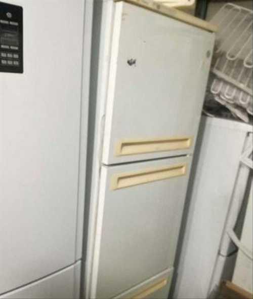 Трехкамерный Холодильник бу Стинол в Омске