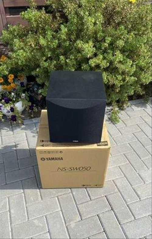 Yamaha NS-SW050 активный сабвуфер