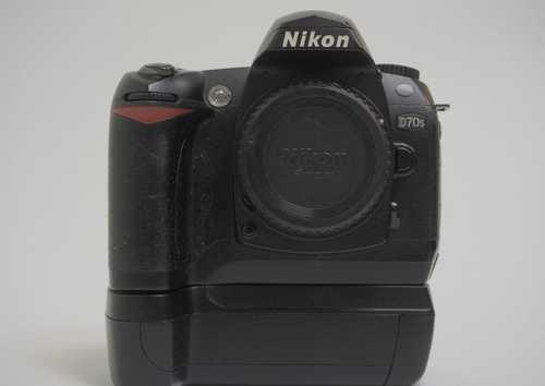 Nikon d70s Body пробег 17 000 + бат блок