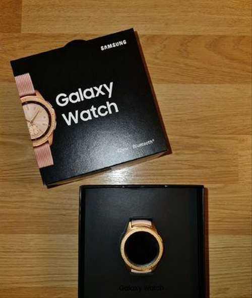 Электронные часы Samsung Galaxy Watch Gold женские