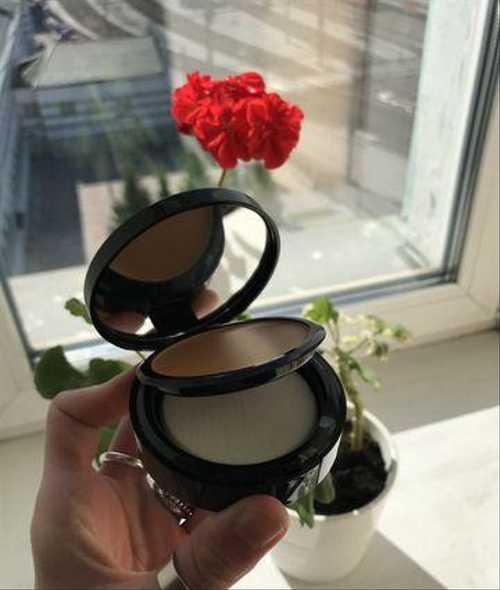 Тональная основа Bobbi Brown