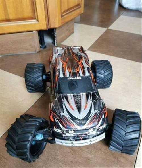 Traxxas E-maxx 1/10 1/8