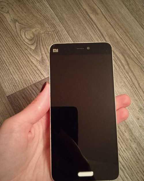 Телефон Xiaomi mi5
