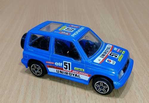 Модель авто Burago Suzuki Vitara Италия 1/43